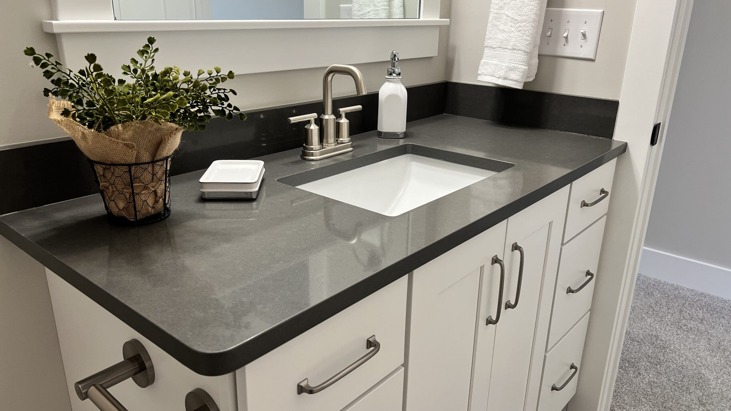 Beautiful Stone Counters - Advanced Interiors